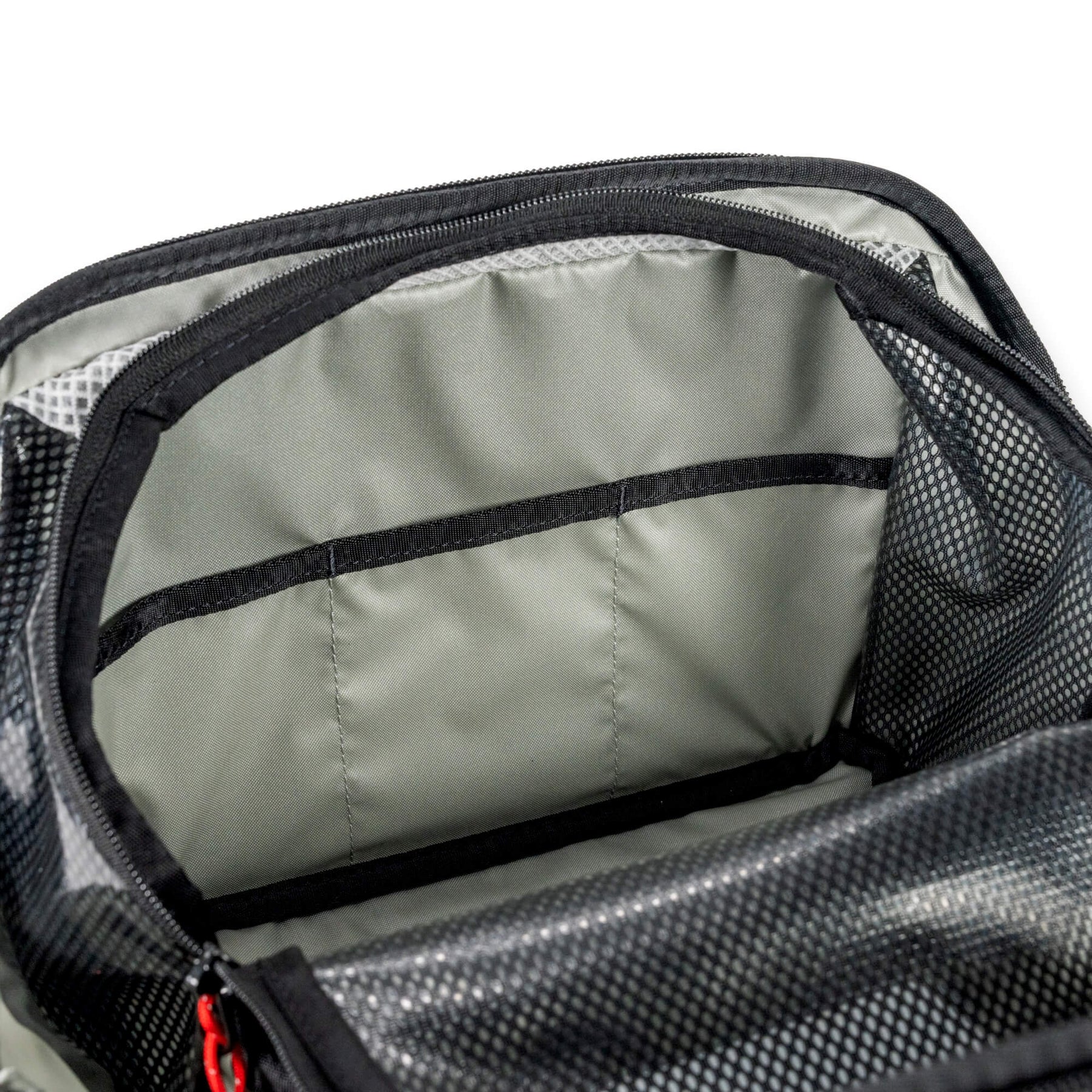 Step 22 Tortoise™ Grande Toiletry Bag - Black | Travel Ready – West ...